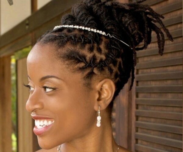 8 idées coiffures à faire avec ses locks (ou ses fausses locks)